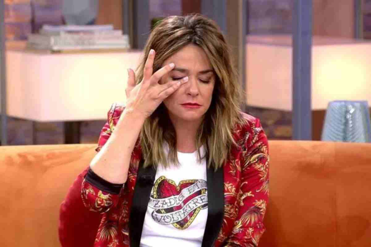 Una presentadora de Telecinco se rompe en directo tras leer el último ... Una presentadora de Telecinco se rompe en directo tras leer el último ...